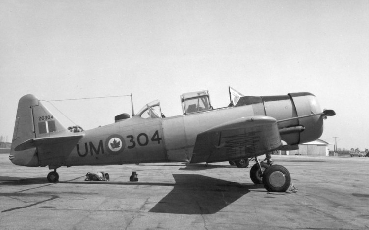 Vintage Aviation News: Canadian Harvard Roll-Out and Dedication ...